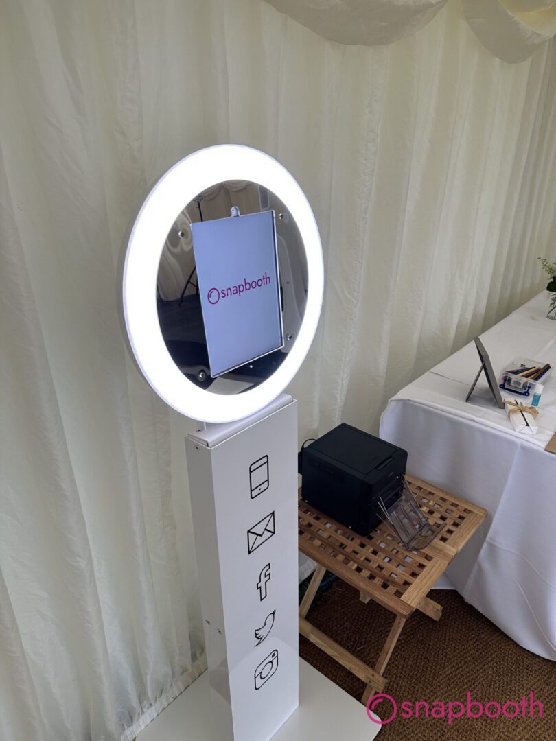 Photo Booth Hire Didcot - Signature Service - Snap Booth